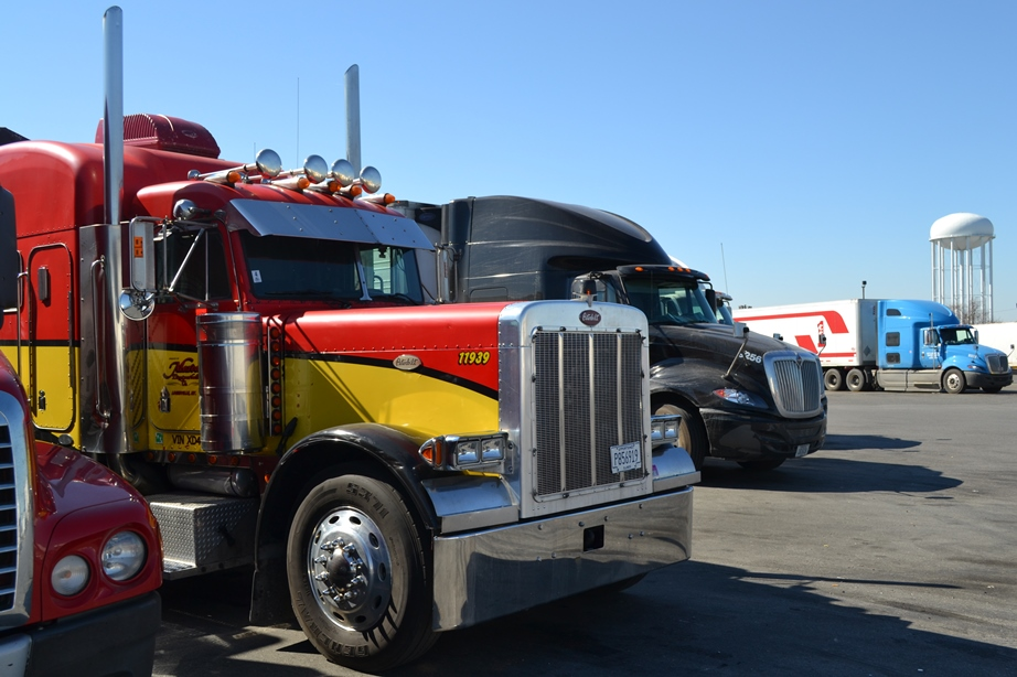 Trucker app adds new parking availability feature | FleetOwner