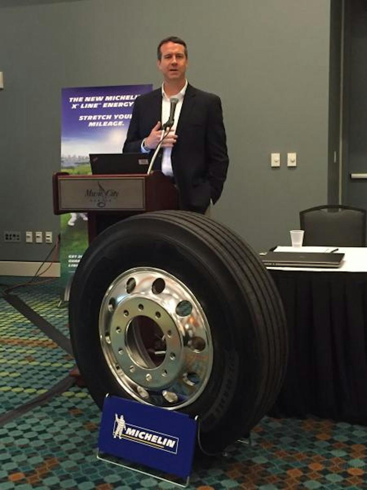 Michelin unveils new long-haul steer tire | FleetOwner