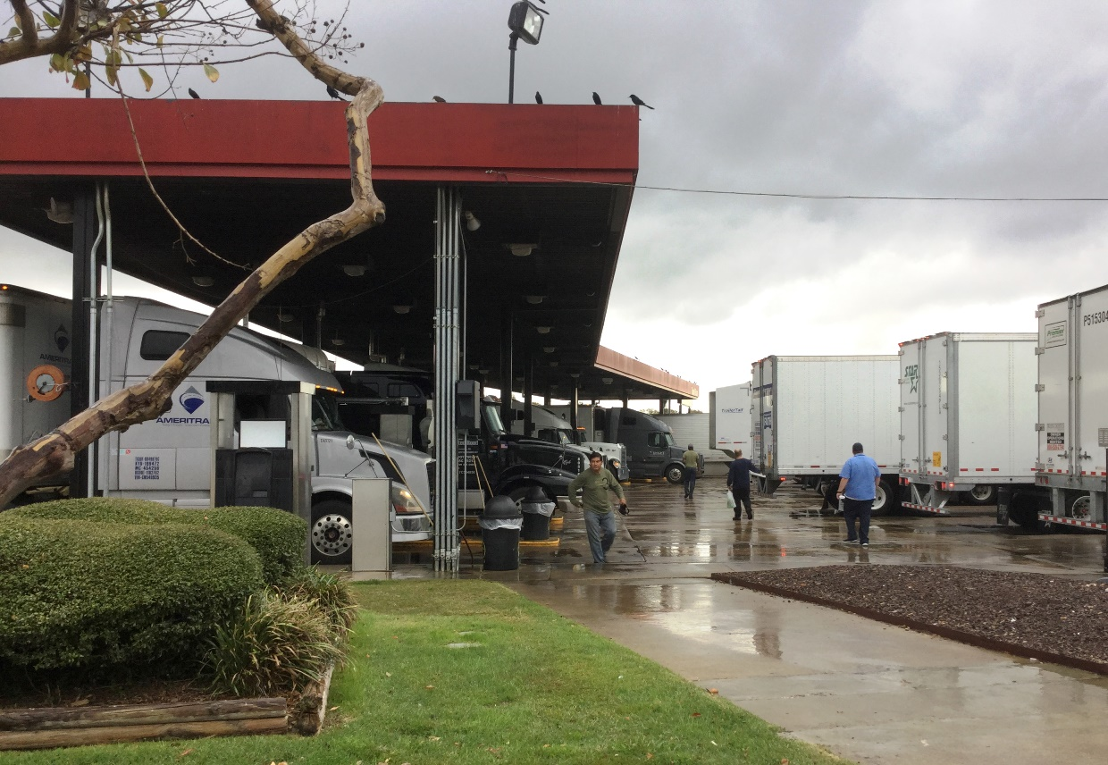 Diesel dips, but less than a penny | FleetOwner