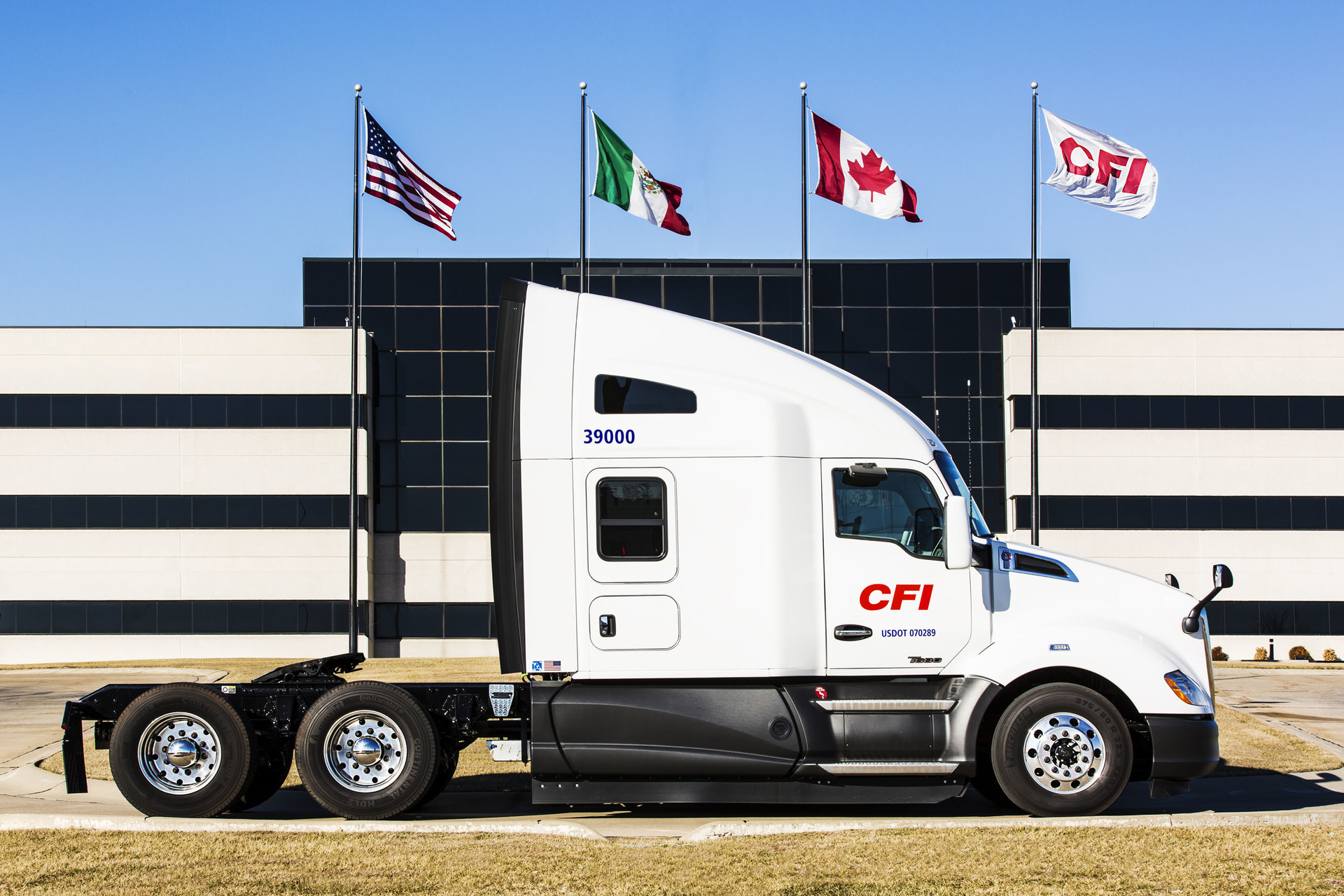 CFI highlights drivers of the month for April | FleetOwner