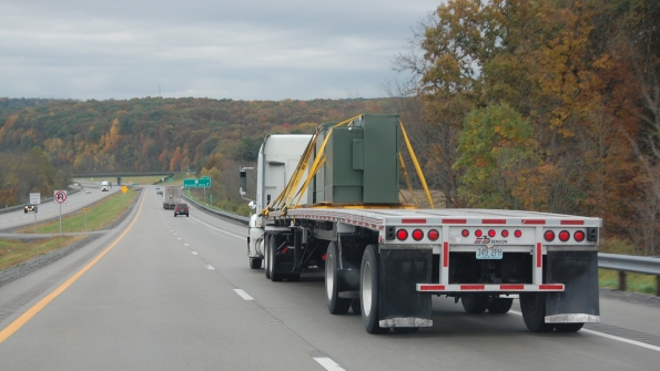 DAT: Spot rates dip except for flatbed | FleetOwner