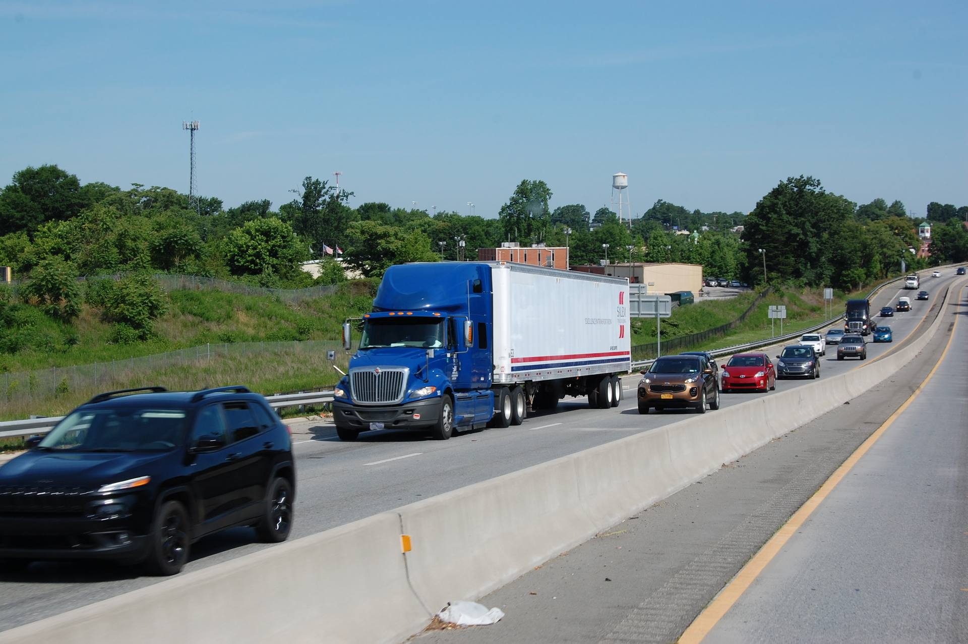 Small fleets are the ones buying trucks | FleetOwner