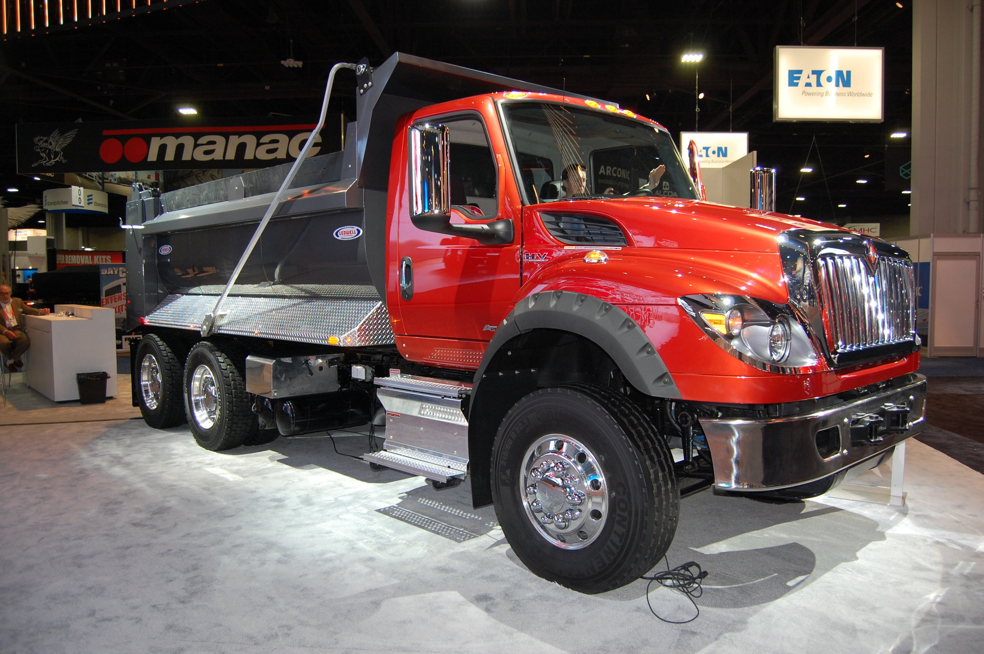 FleetUp, Navistar partner to provide onboard ELD | FleetOwner