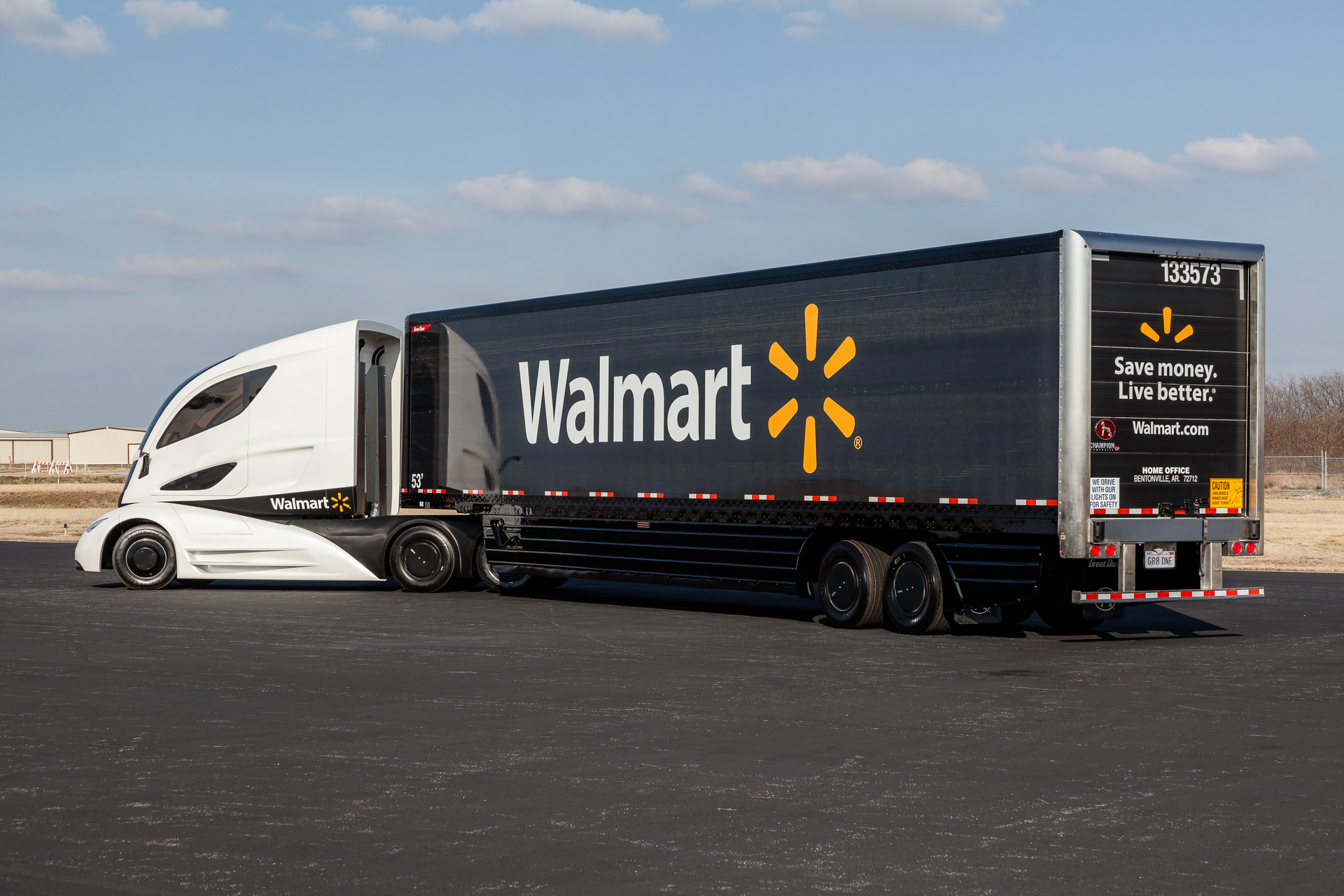 Walmart Advanced Vehicle Experience concept rig | FleetOwner