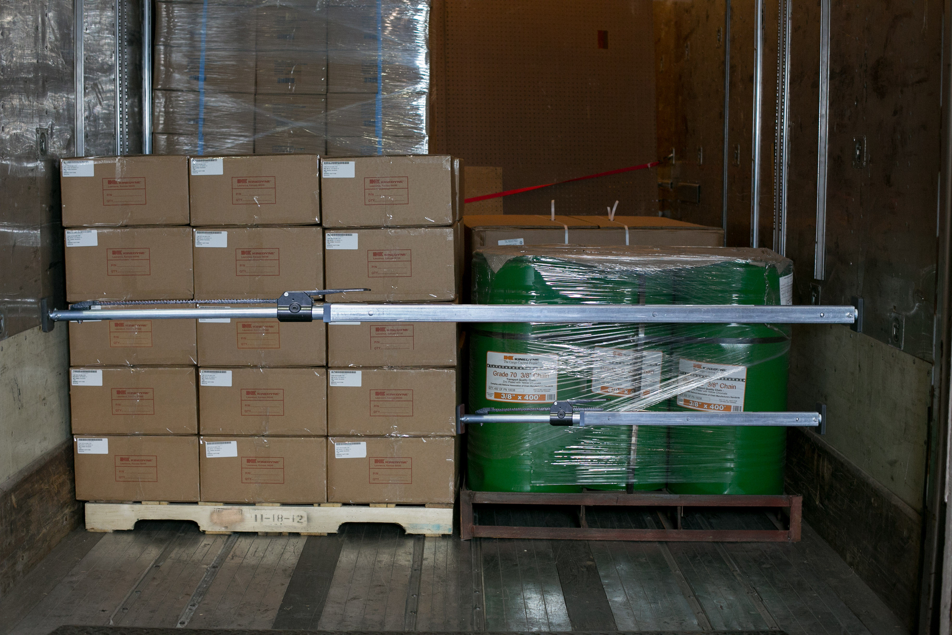 Kinedyne displays adjustable load restraint bar | FleetOwner