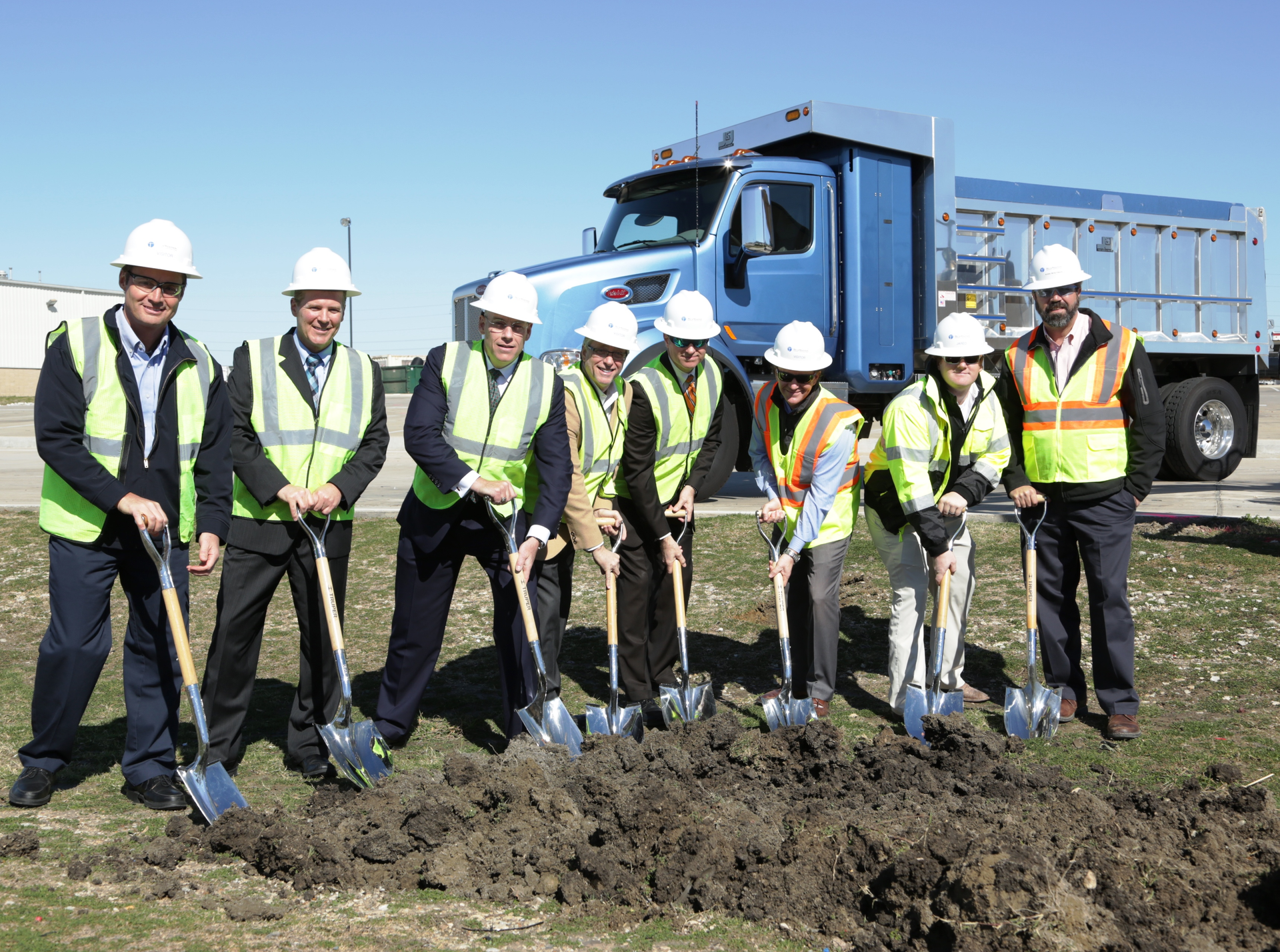 Peterbilt breaks ground on plant expansion | FleetOwner