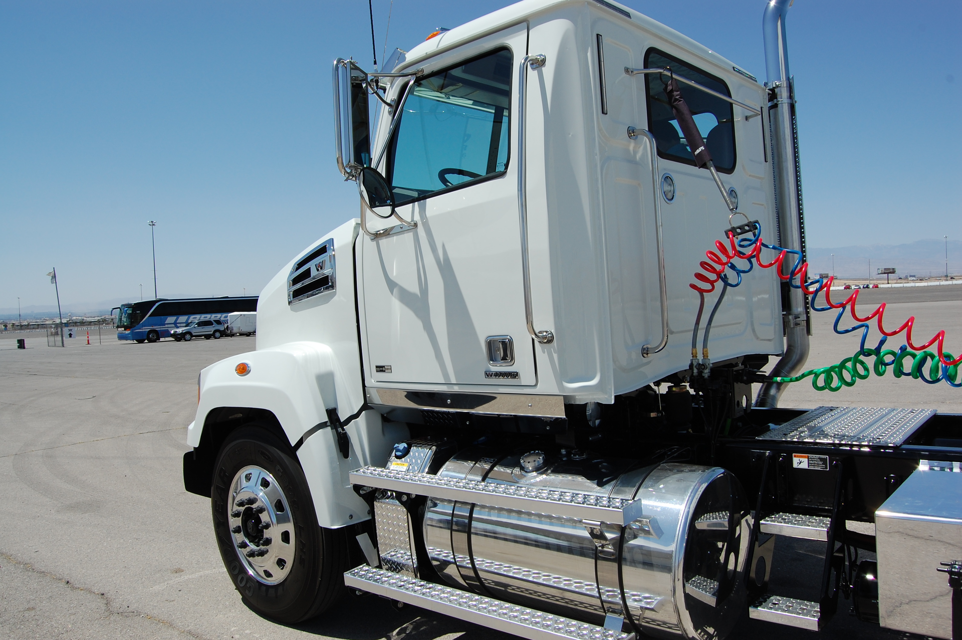 Western Star's new 4700 tractor | FleetOwner