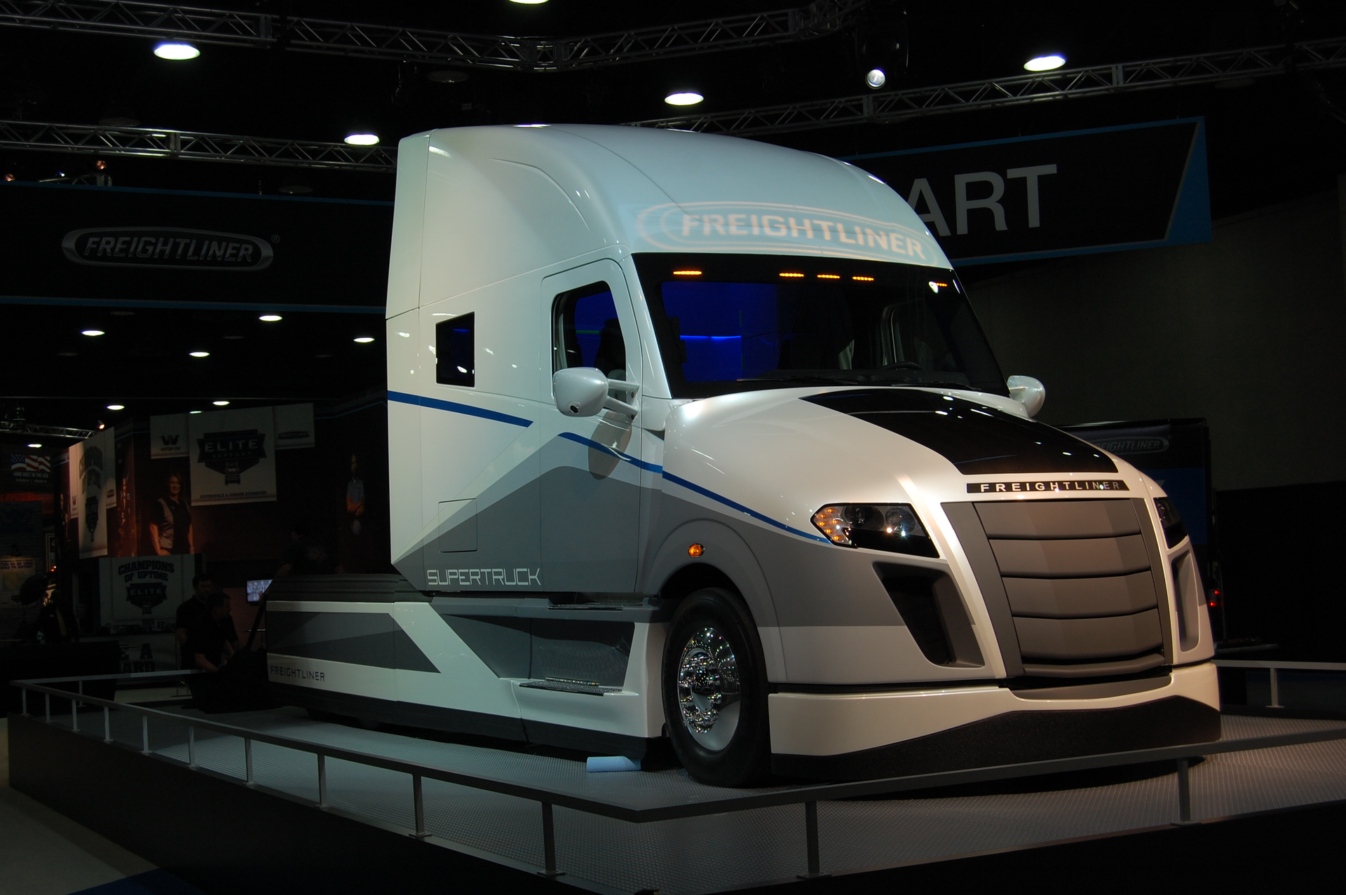 The Freightliner SuperTruck at MATS 2015 | FleetOwner