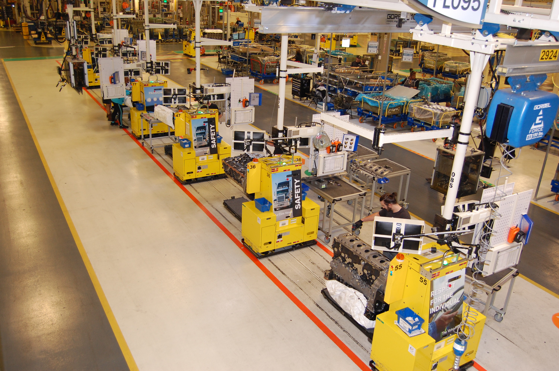 Touring Volvo/Mack's Powertrain Plant | FleetOwner