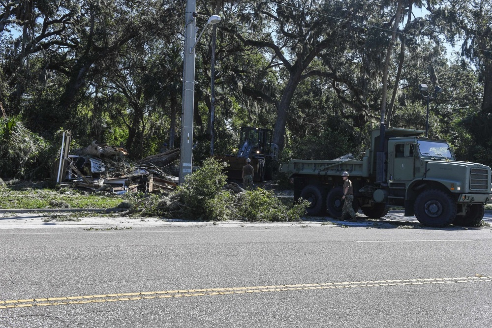 Military trucks help with hurricane recovery | FleetOwner