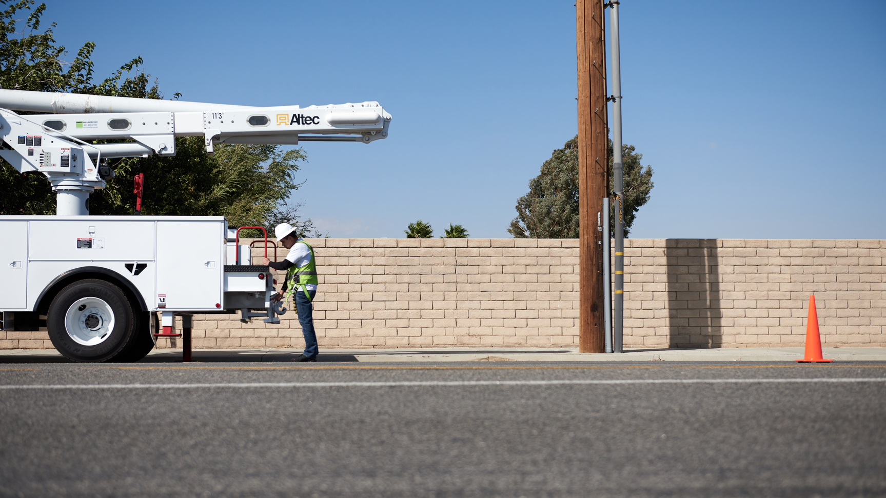 Verizon Connect Reveal now available for government customers | FleetOwner