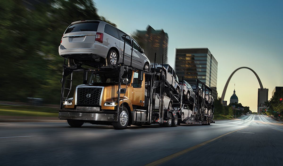 Volvo Trucks adjusts to 2020 with virtual walk-arounds | FleetOwner