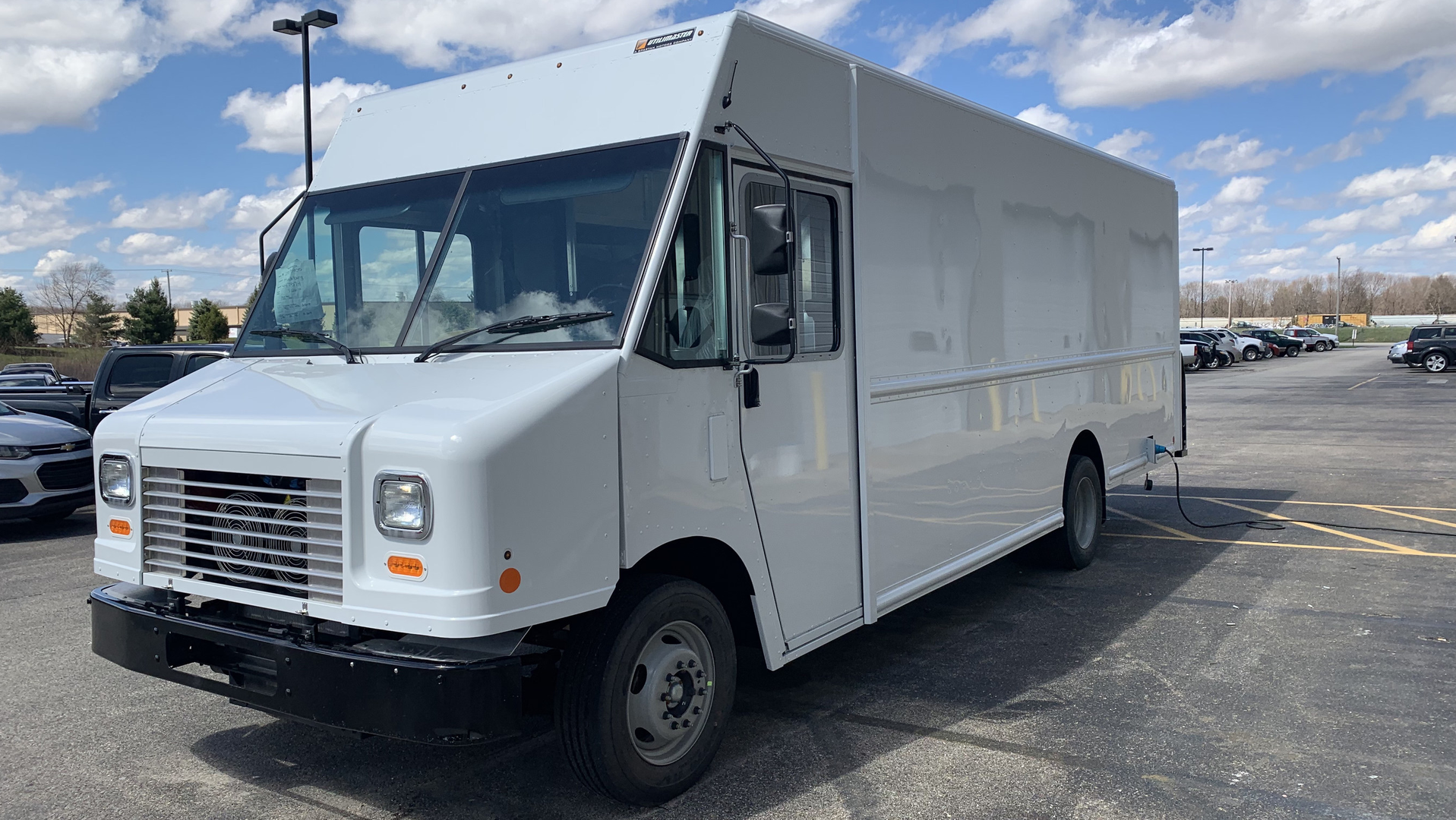 Utilimaster now producing its first electric parcel delivery vehicles ...