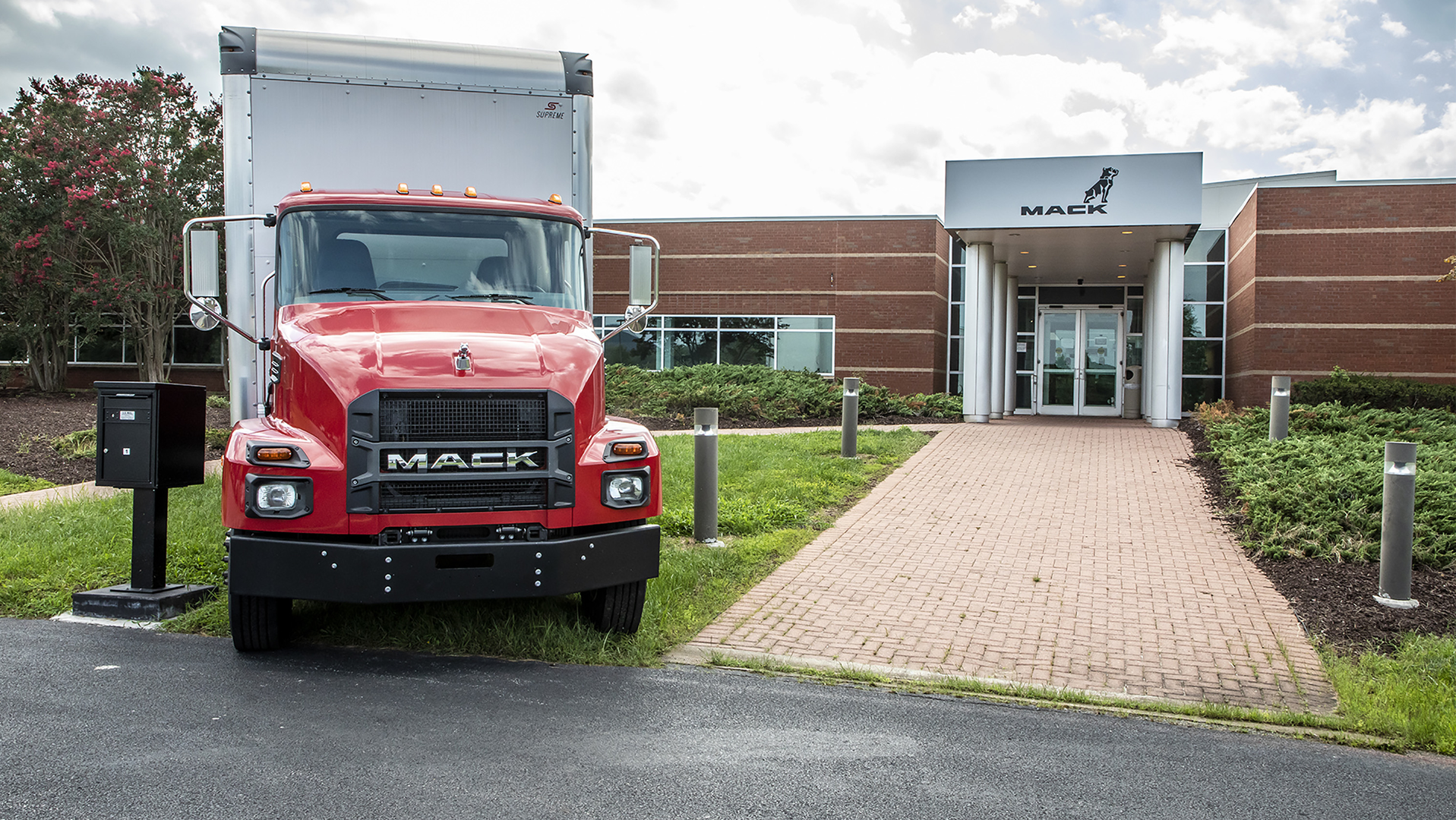 Mack MD Series production starts at RVO | FleetOwner