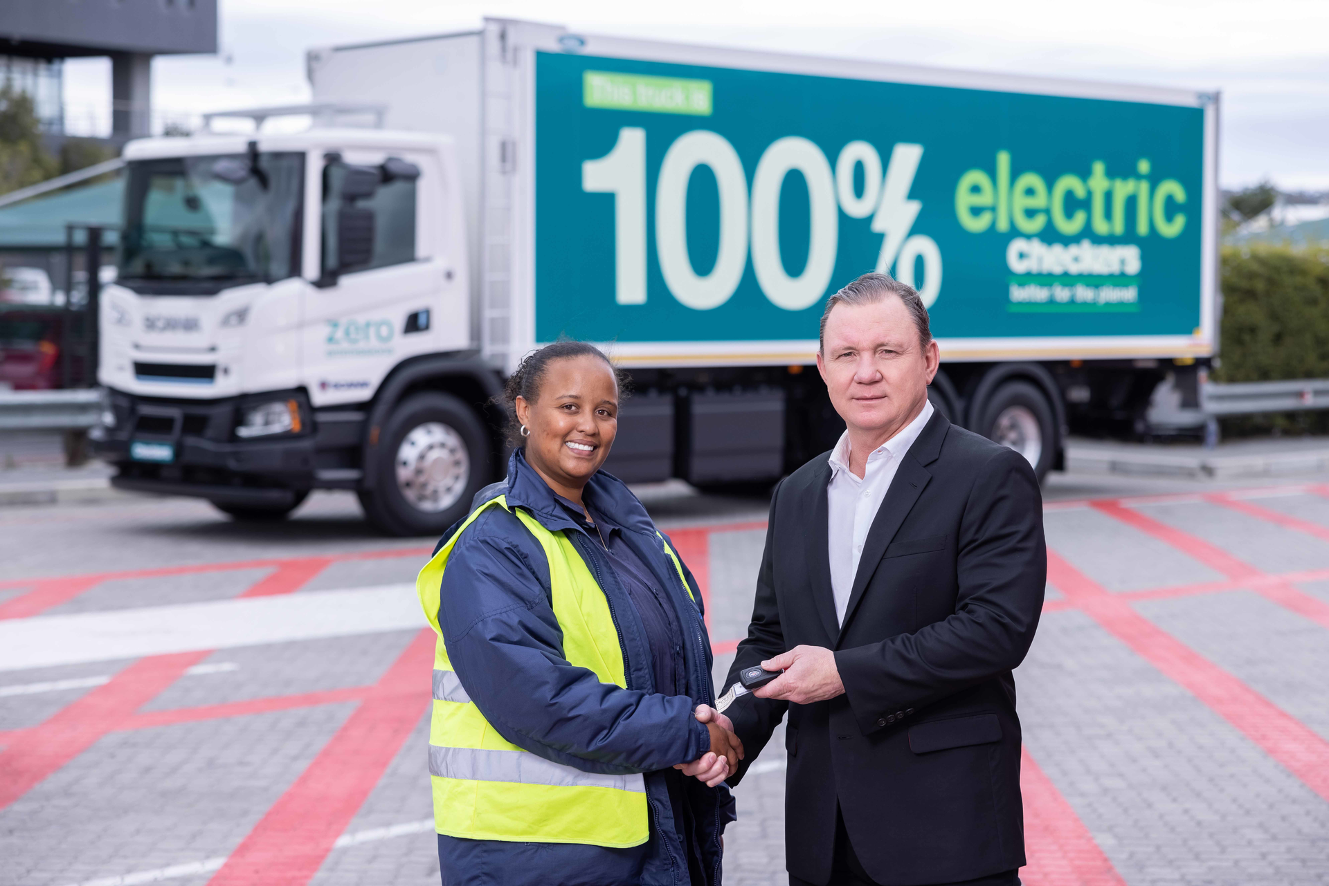 Grocery retailer’s new Scania battery-electric refrigerated truck ...