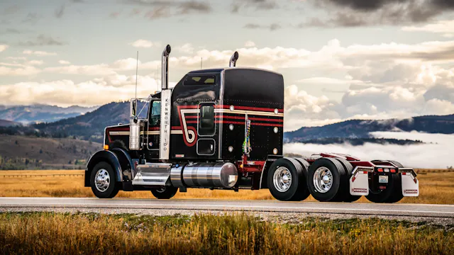 Kenworth celebrates 100 years with two special edition trucks | FleetOwner