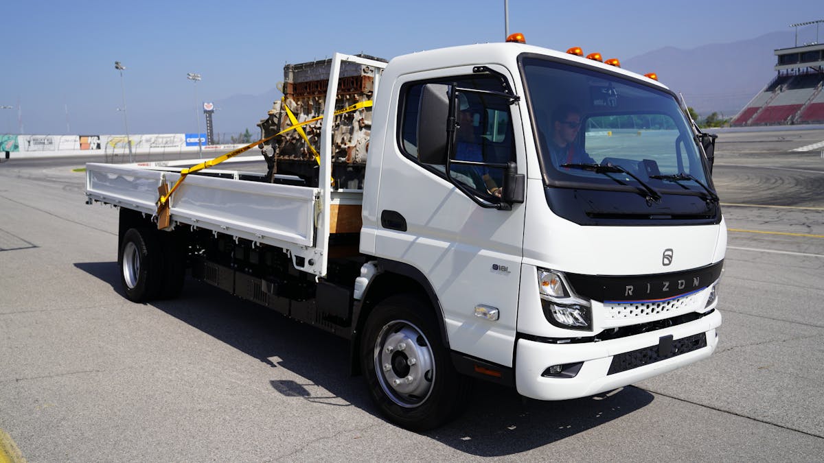 First of Daimler’s new medium-duty EV trucks reach U.S. shores | FleetOwner